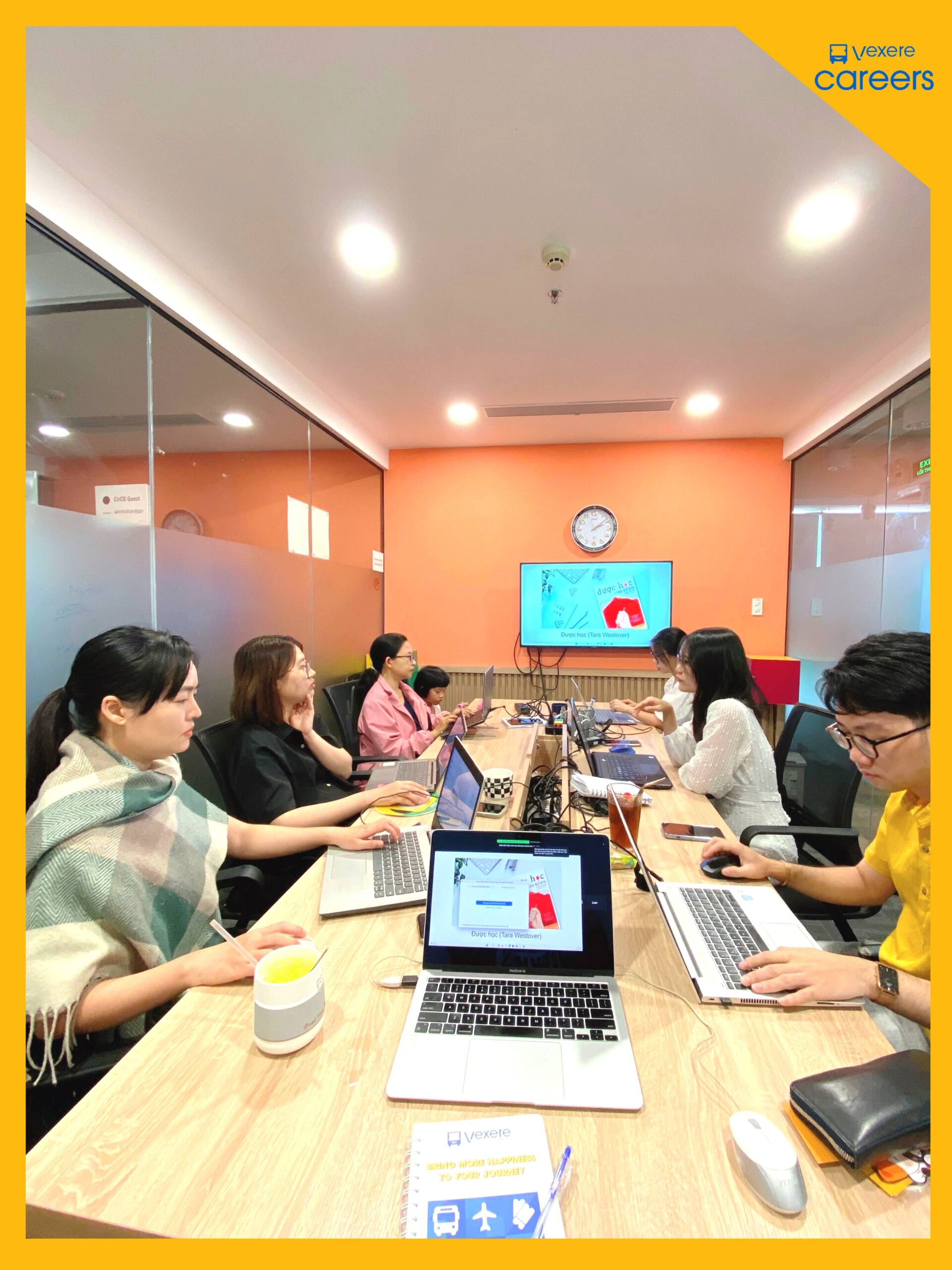 “Truyền Thống” Sharing Sách Tại Vexere – Vexere Careers